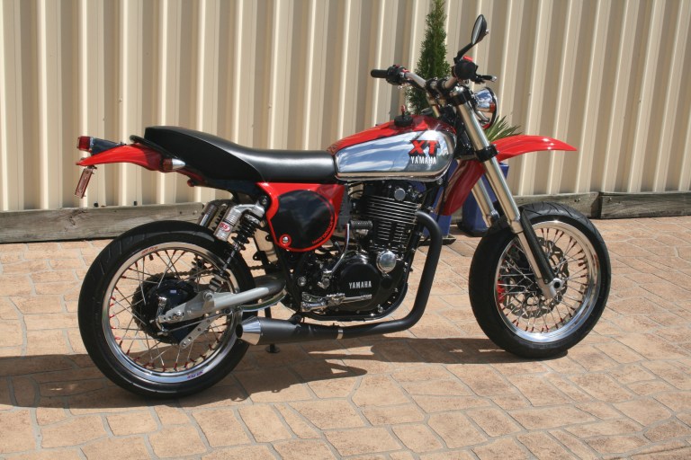 (UPDATE: A few more pics). Another sweet custom. This time an old ...