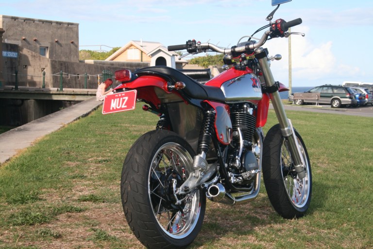 (UPDATE: A few more pics). Another sweet custom. This time an old ...